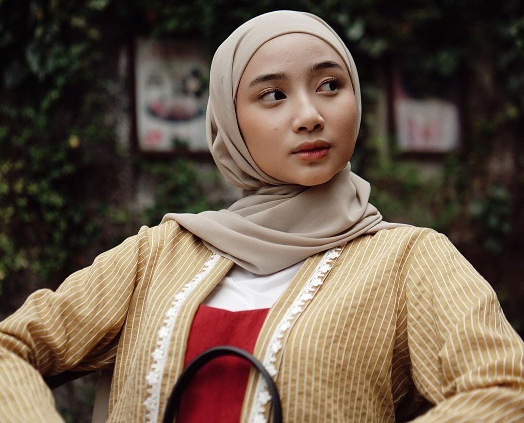 Cantiknya Bikin Adem, Berikut Lima Potret Selebgram Anselma Putri ...